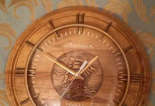 Часы "Молния" настенные из дерева