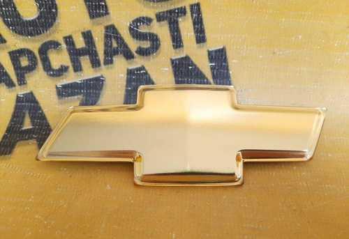 Эмблема решетки радиатора Chevrolet Lacetti