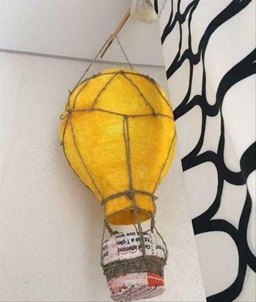 Воздушный шар с корзиной. Для интерьера