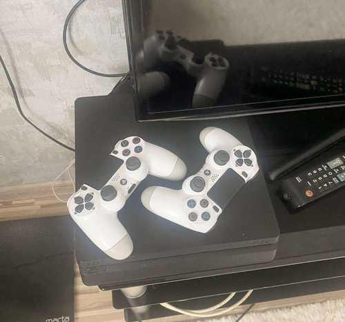 Sony playstation 4 slim