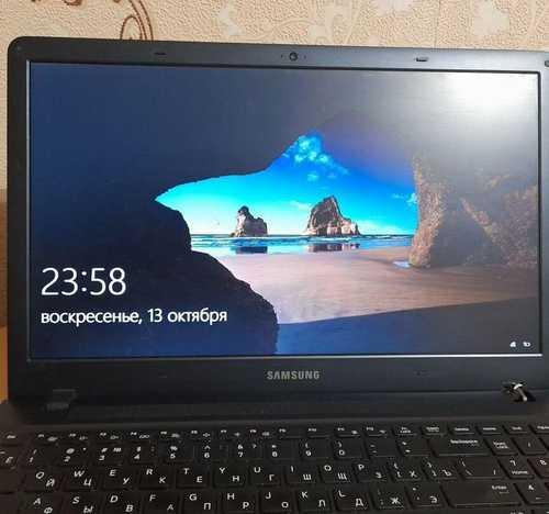 Ноутбук Samsung np47r5e