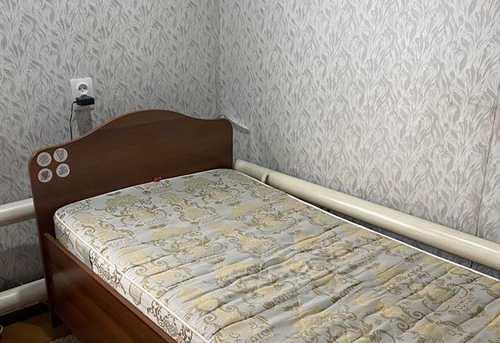 Кровать с матрацом