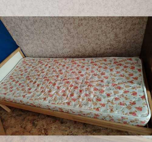 Кровать с матрасом бу 70/160