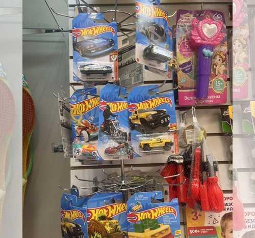 Машинка hot wheels Worldwide