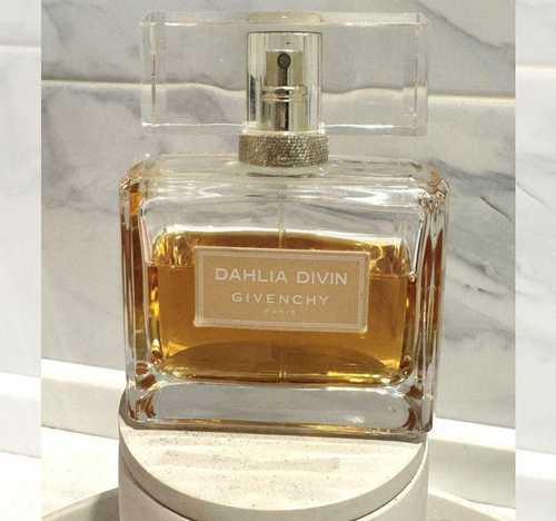 Givenchy dahlia divin парфюм остаток