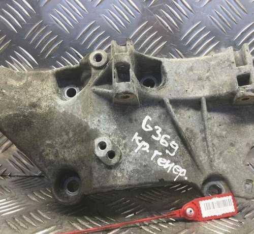 Кронштейн генератора Renault Megane 8200100148 F9Q