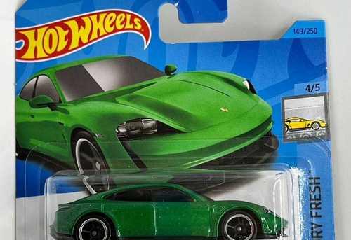 Hot Wheels Porsche Taycan Turbo S (Зеленый)