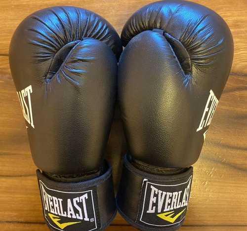 Боксерские перчатки everlast