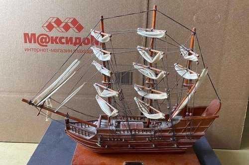Модель парусника Spanish galleon не сборная