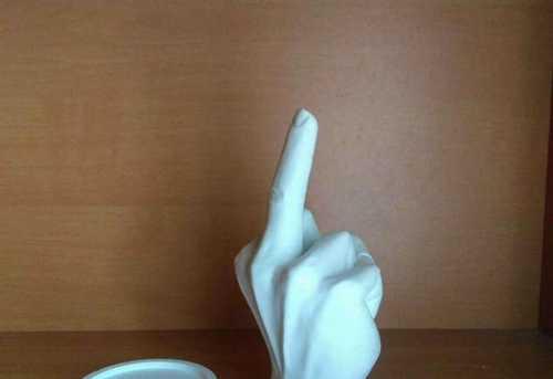 Жест фак, средний палец статуэтка