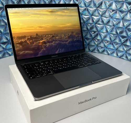 MacBook Pro 13 2022 M2 512Gb Space Gray, комплект