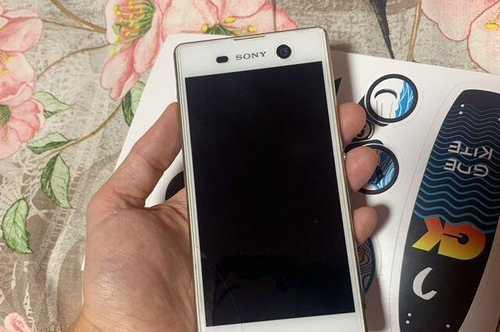 Телефон Sony xperia M5