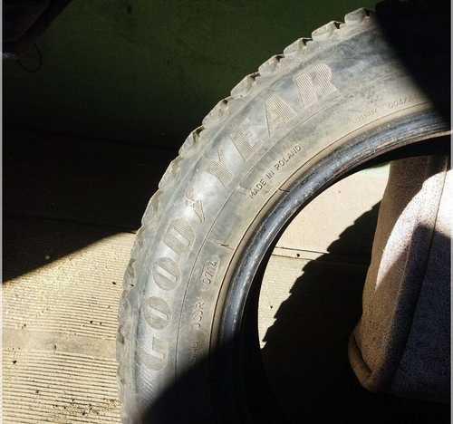Goodyear UltraGrip 185/65 R15