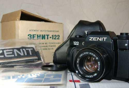 Пленочный фотоаппарат Зенит-122