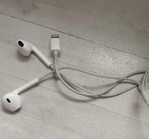 Наушники earpods