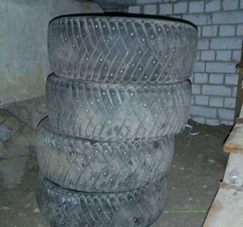 Goodyear UltraGrip Ice 195/55 R16 94