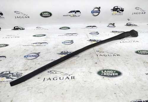 Молдинг лобового стекла правый для Jaguar F-Pace