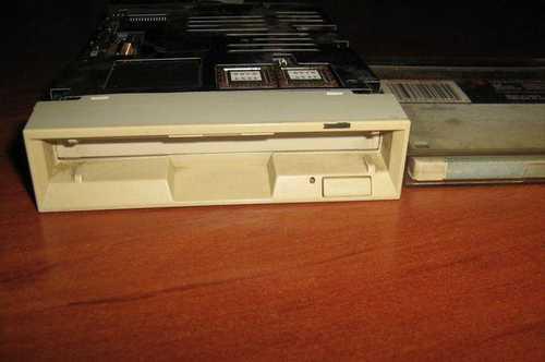 Магнито-оптический привод 3,5" scsi-50 230мб, диск