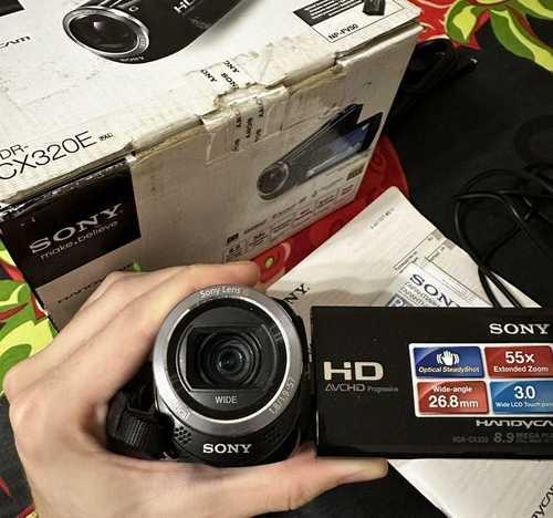 Видеокамера Sony HDR-CX320E