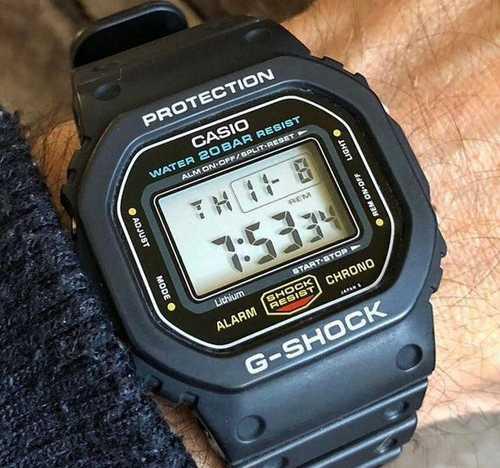 Casio G-shock DW-5600E-1V часы мужские новые