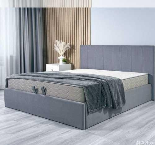 Кровать двуспальная с матрасом комплект