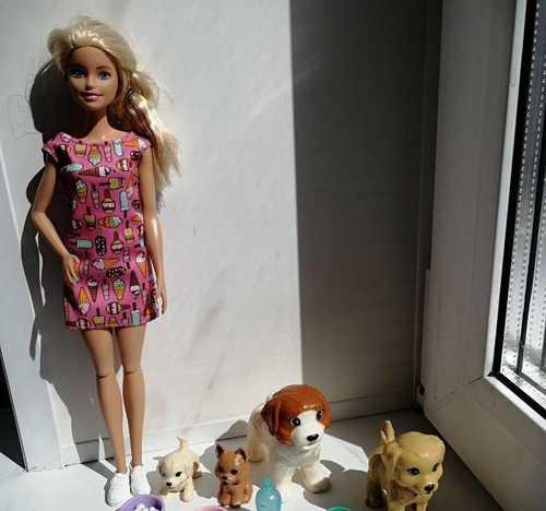 Кукла Barbie и щенки
