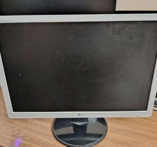 Монитор 22" LG flatron w2242t