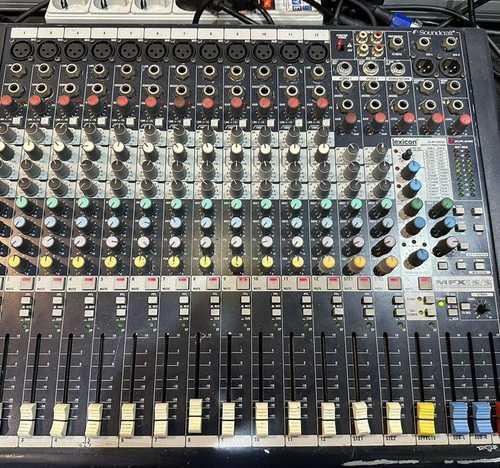 Микшерный пульт Soundcraft MFX 12/2