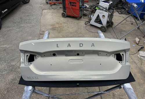 Крышка багажника LADA Vesta
