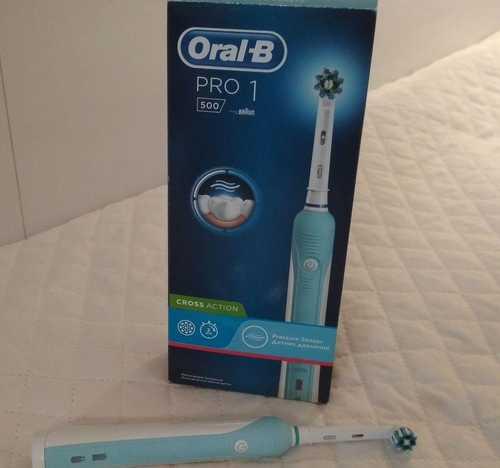 Braun Oral-B PRO 1 электрическая зубная щетка