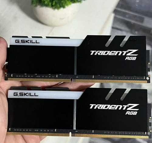 Оперативная память DDR4 32GB G.Skill TridentZ RGB