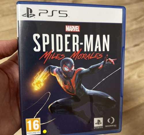 Диск с игрой Spider man miles morales ps5