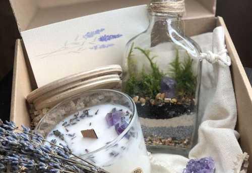Подарочный набор с флорариумом в бутылке и свечой