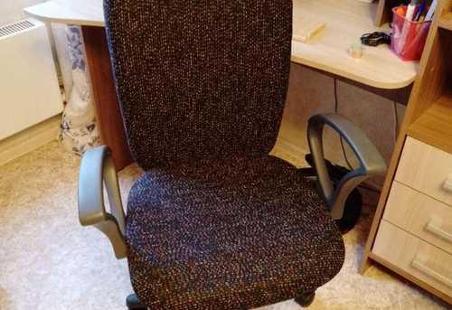 Компьютерное кресло - много ругулировок