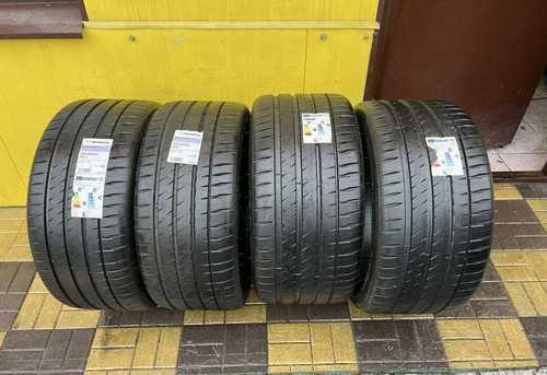 Michelin Pilot Sport 4 S 305/30 R21 и 265/35 R21 104Y