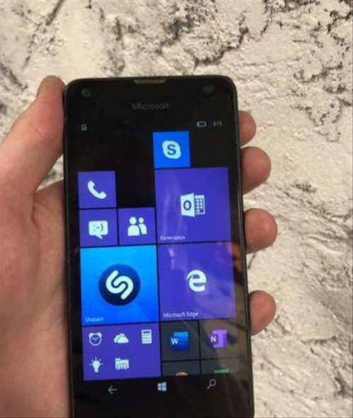 Телефон Microsoft Lumia 550