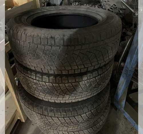 Bridgestone Blizzak DM-Z3 235/65 R17