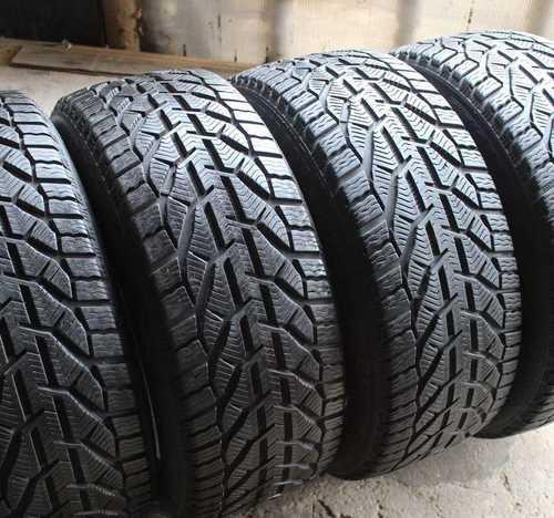 Tigar Winter 235/45 R18 98V