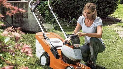 Аккумуляторная газонокосилка stihl RMA 248