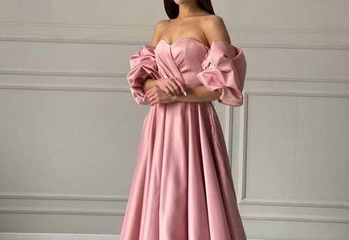 Розовое платье в пол с буфами