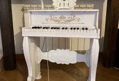 Пианино электронное, в идеальном состоянии