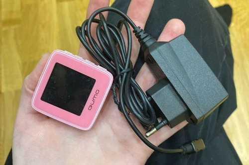 Розовый MP3-плеер Qumo Boxon 4 gb