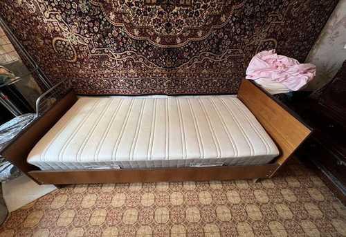 Кровать с матрасом 900 2000