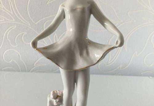 Фарфоровая статуэтка Юная балерина лфз
