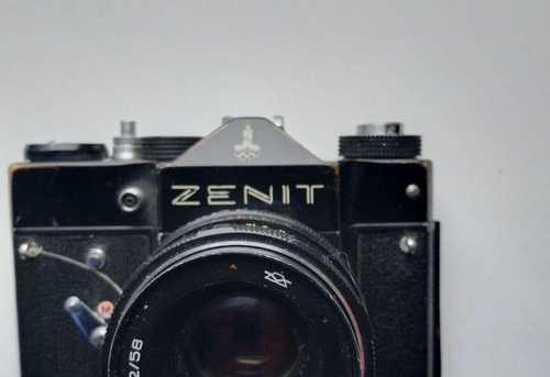 Плёночный фотоаппарат Зенит helios44