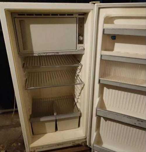Компактный однокамерный холодильник snaige 1981 гв