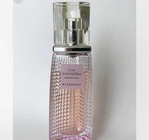 Givenchy Live Irresistible Blossom Crush 30 мл