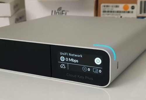 Ubiquiti UniFi Cloud Key Gen 2 Plus отличное