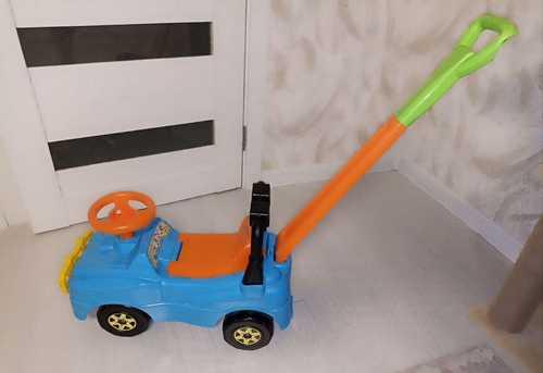 Детская машинка каталка с ручкой
