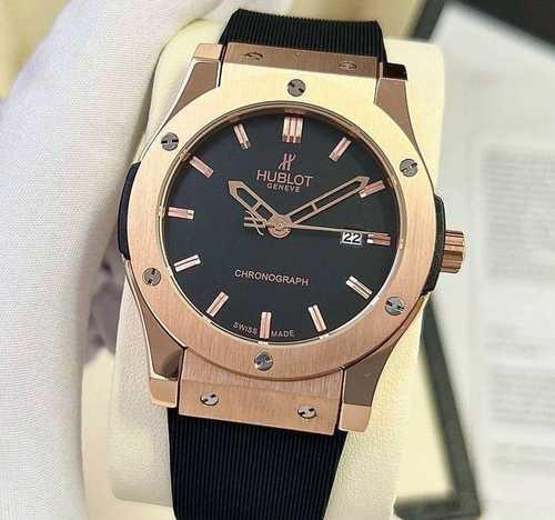 Часы Hublot в фирменной коробке